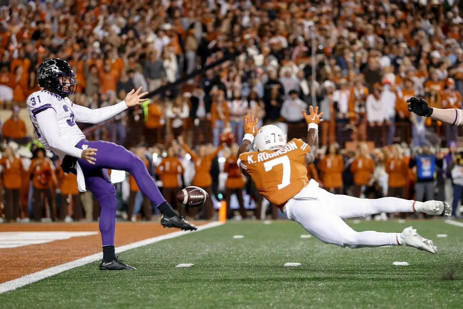 American Football: Was ist ein First Down? NFL-Regeln erklärt | swp.de