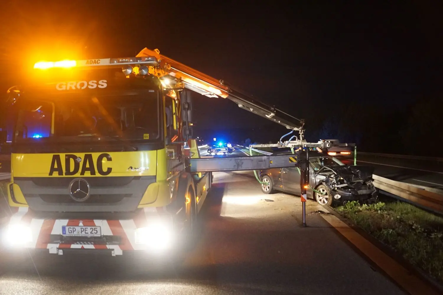 Unfall B10 Uhingen: Audi rammt BMW auf der B10 | swp.de