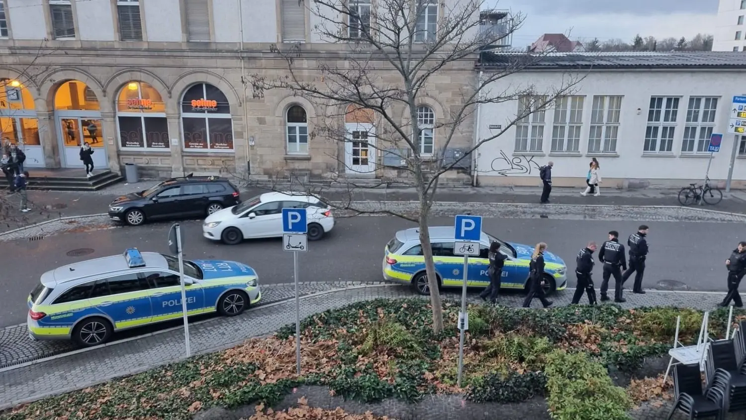 Einsatz am Listplatz Reutlingen: Nach Meldung über Notruf – Polizei ...