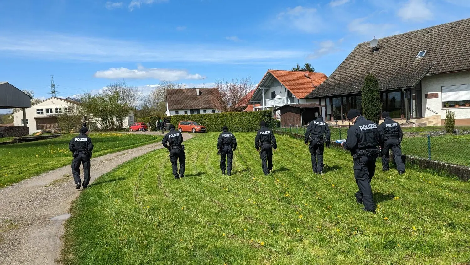 Doppelmord in Altenstadt: Drei Verdächtige festgenommen, einer davon in ... Doppelmord in Altenstadt: Drei Verdächtige festgenommen, einer davon in ...