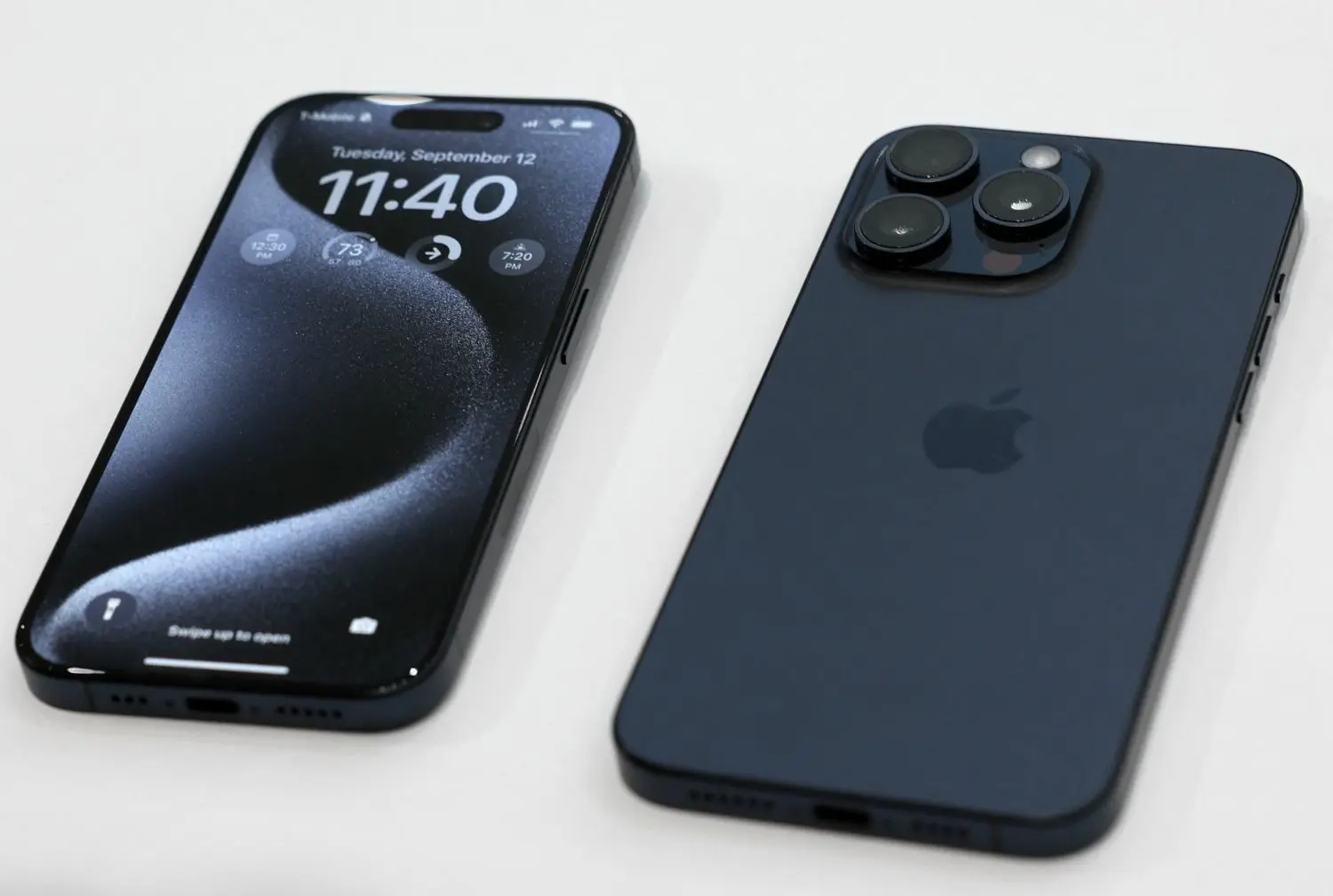 Apple: Neues iPhone 15 vorgestellt: Anderes Ladekabel und 3D-Kamera ...