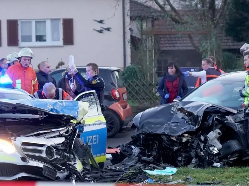 Unfall in Reichenbach (Fils): Polizeieinsatz in Reichenbach: Polizistin bei Verfolgungsjagd ...