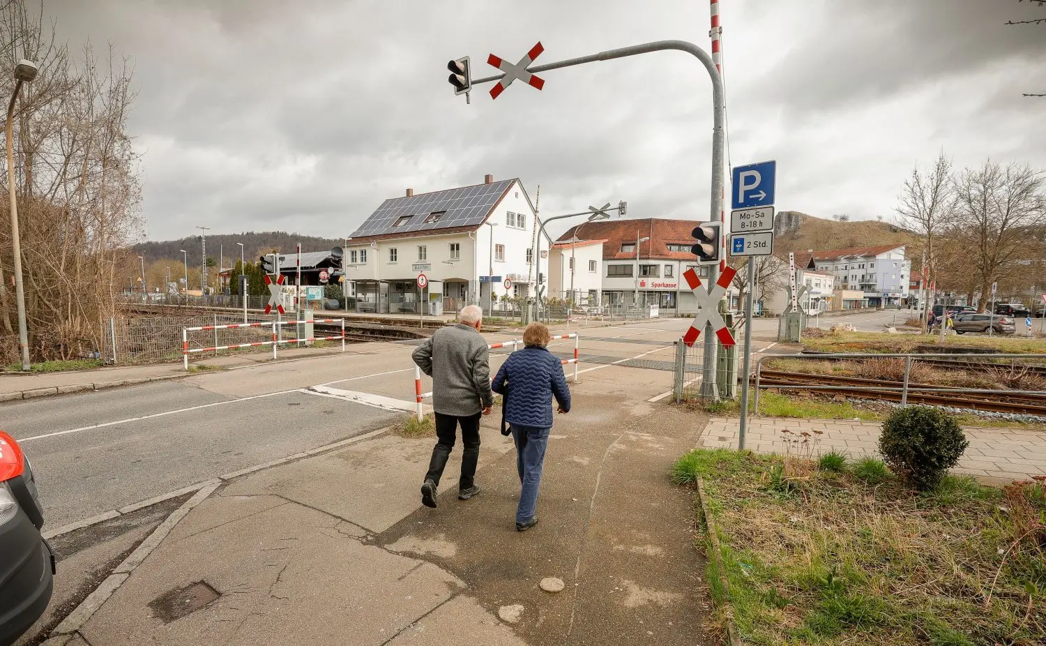 Stau auf der B28: Sperrungen in Blaustein: Mehrere Baustellen gleichzeitig | swp.de