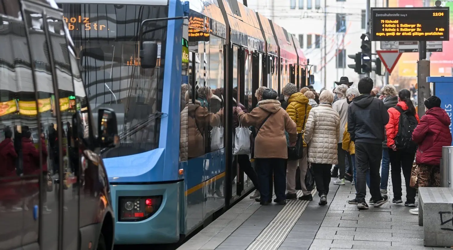 Maskenpflicht im ÖPNV: Was bedeutet das? | swp.de