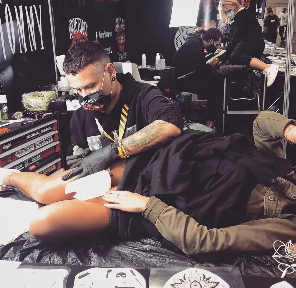 Thomas „Tommy“ Gerster eröffnet Tattoo- und Piercing-Studio: Körperkult ...