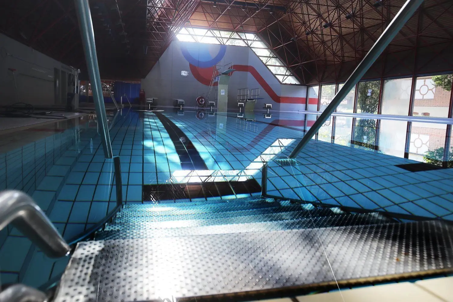 Hallenbad Metzingen: Saison startet wie geplant | swp.de