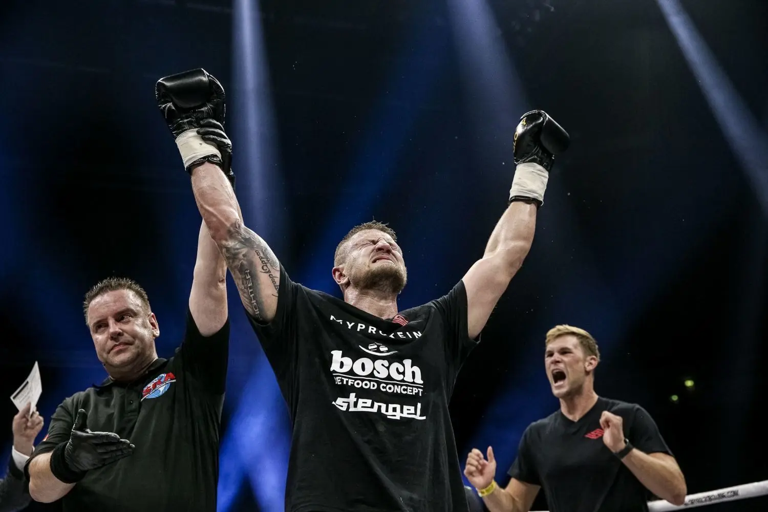 Michael Smolik: Bester Kickboxer Deutschlands: Interview nach dem Sieg ...