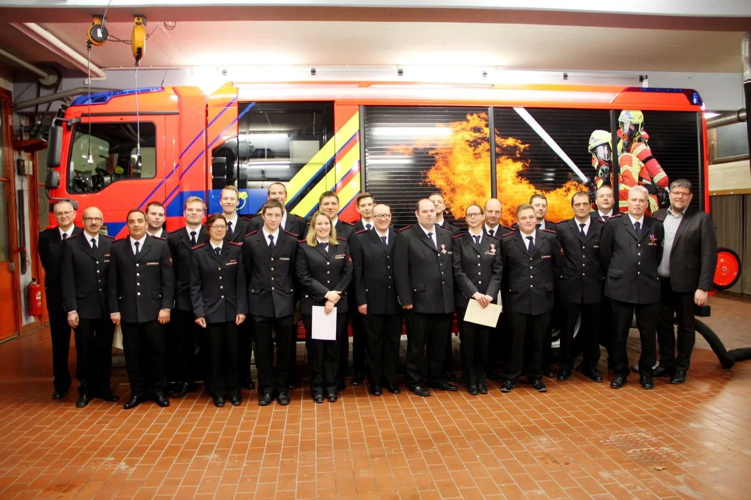 Metzingen: Metzingens Feuerwehr: Vom Flugzeugabsturz bis Gasunfall | swp.de