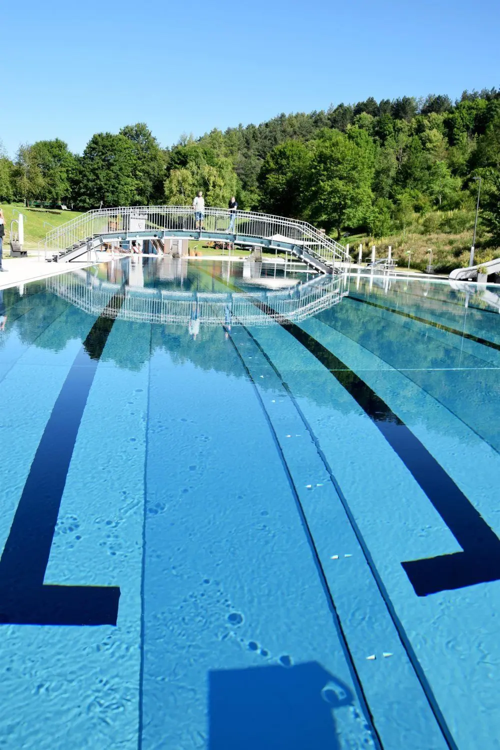 Freibad Münsingen: Freibadsaison beginnt am 25. Juni - Maximal 990 ...