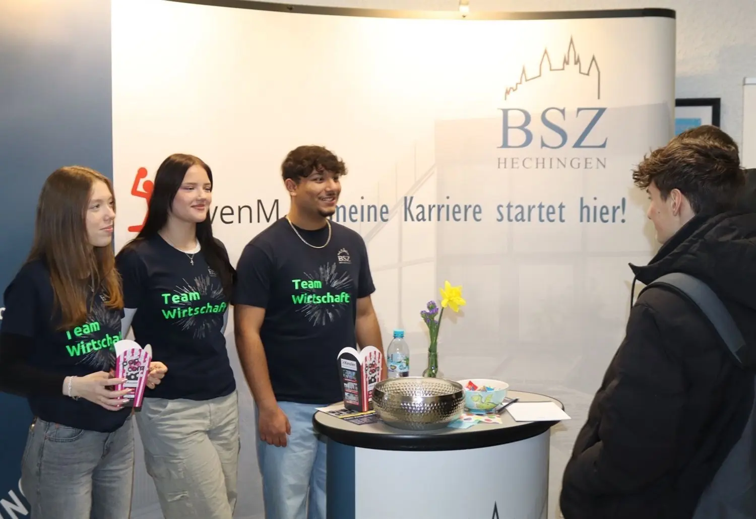 Berufliches Schulzentrum BSZ: Wie man Babys wickelt und Autos baut ...