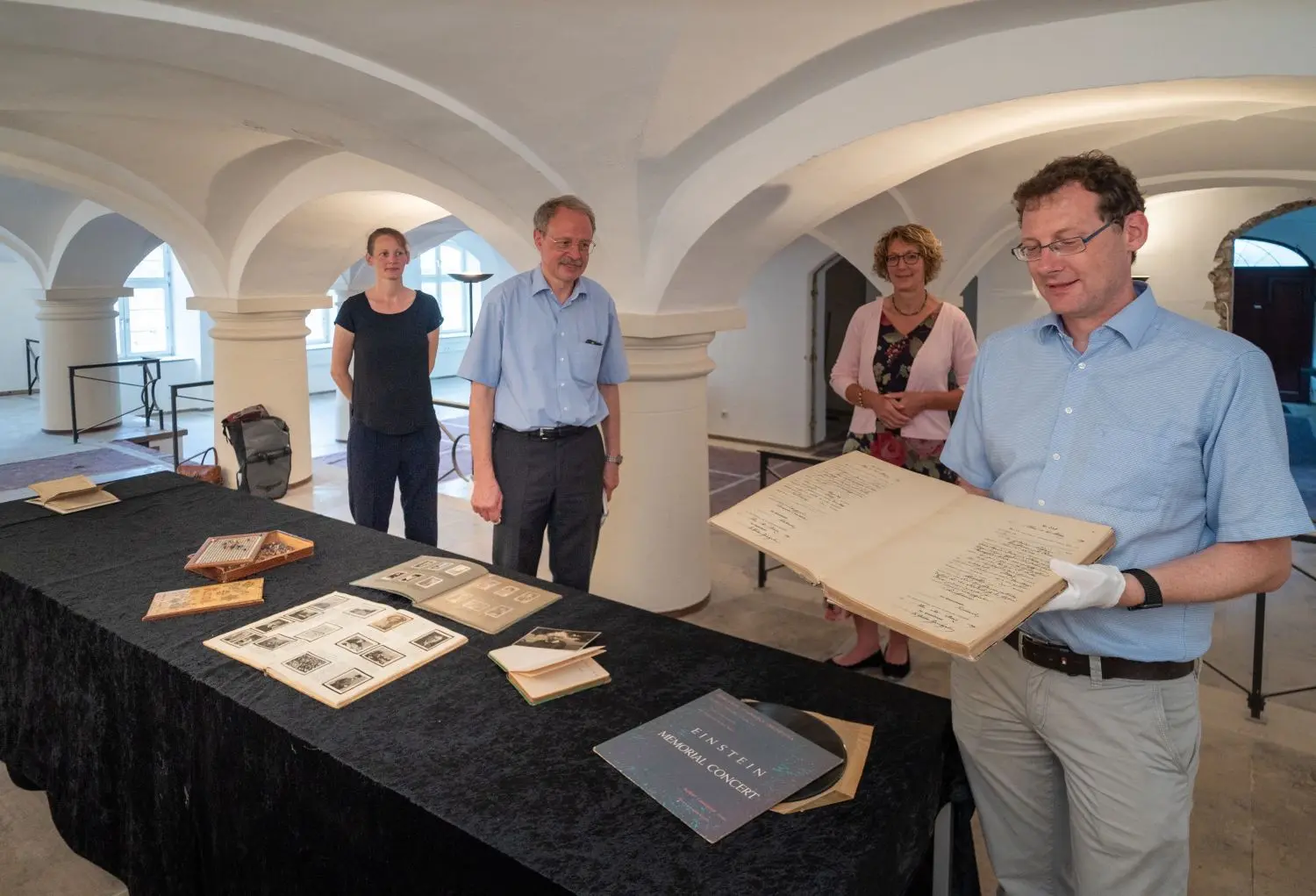 Albert Einstein in Ulm: Stadt ersteigert Originale für das künftige ...
