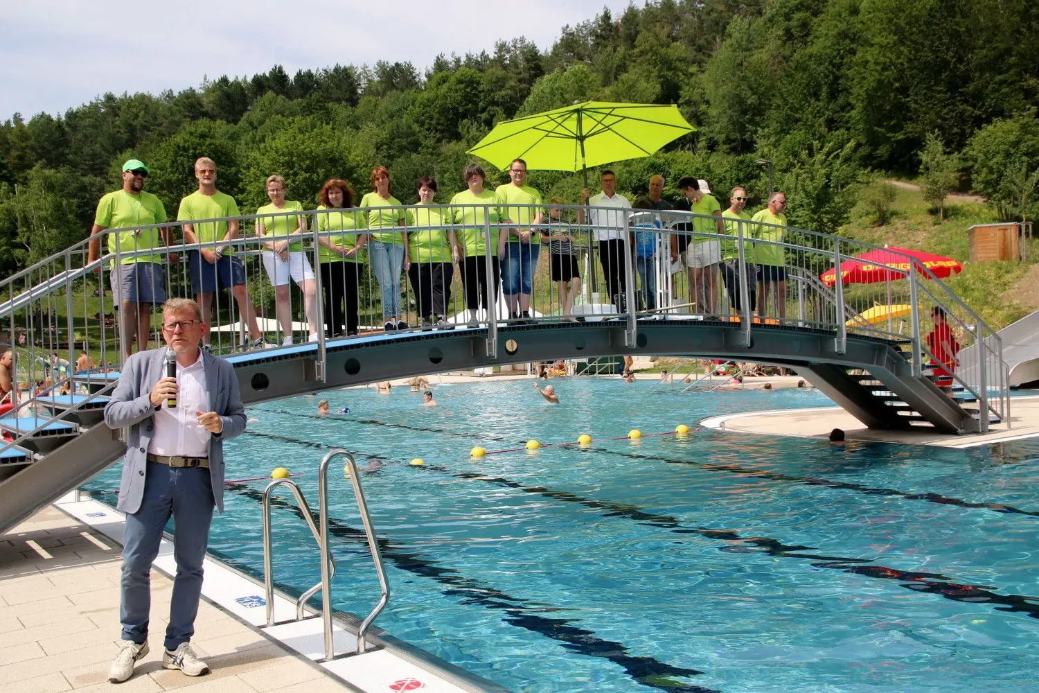 Freibad Münsingen: Freibad offiziell eingeweiht | swp.de