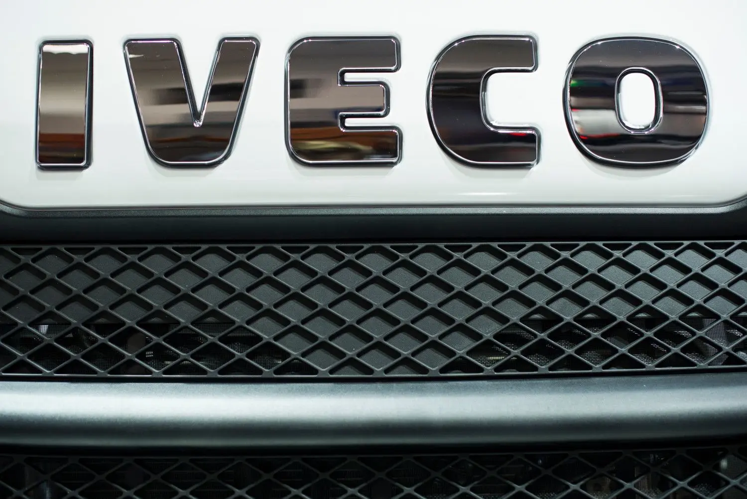 Iveco Ulm: Zurück in die Zukunft – ein Kommentar zur neuen Lkw ...