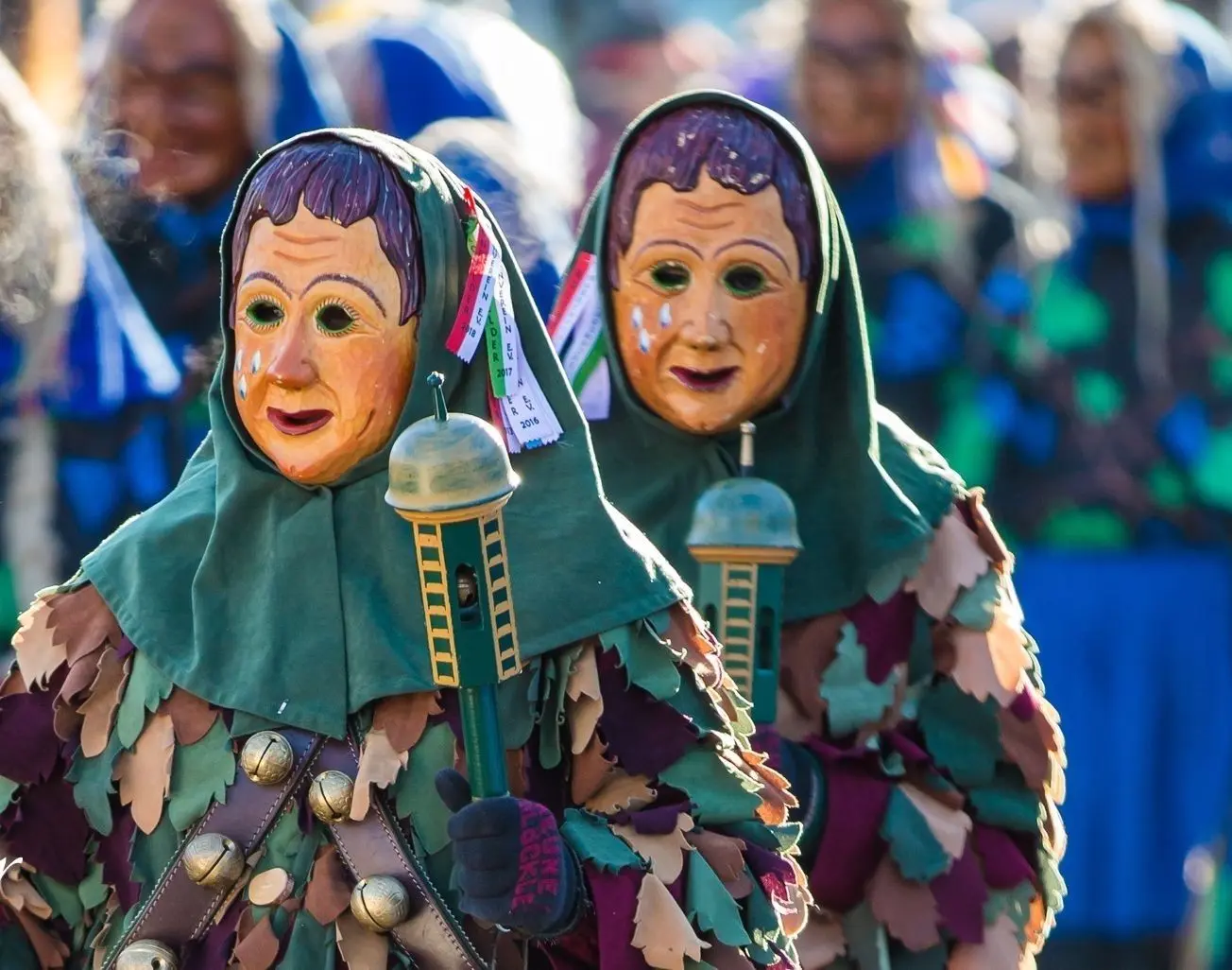 Fasnet in Rosenfeld: Wei-Berg-Hexa und Neune-Glöckle stauben schon am 5 ...