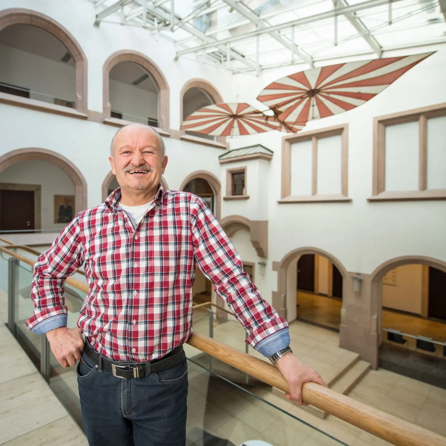 Interview: Karl Schwer: 24 Jahre lang Hausmeister im Ulmer Rathaus | swp.de