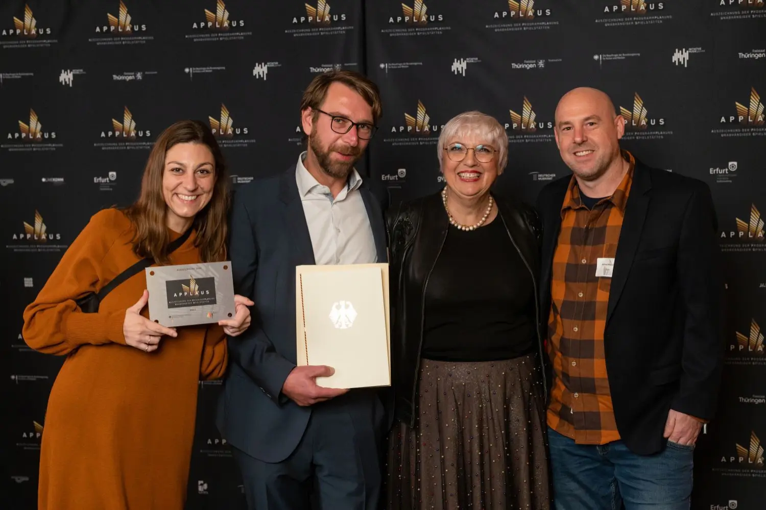 Roxy erhält Auszeichnung: „Applaus“-Award der Initiative Musik für ...