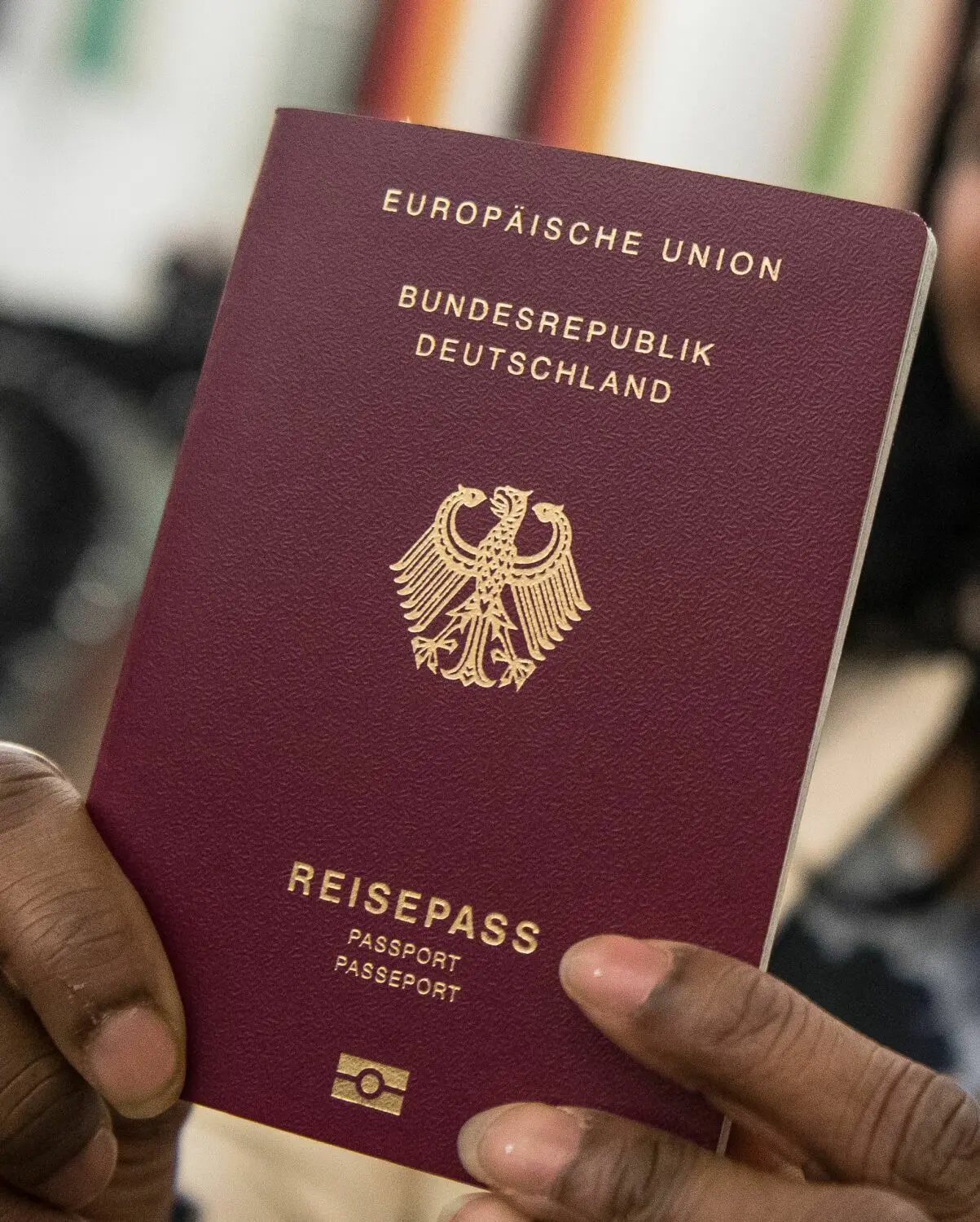 Pläne der Ampel-Koalition: Deutscher Pass schon nach drei Jahren | swp.de