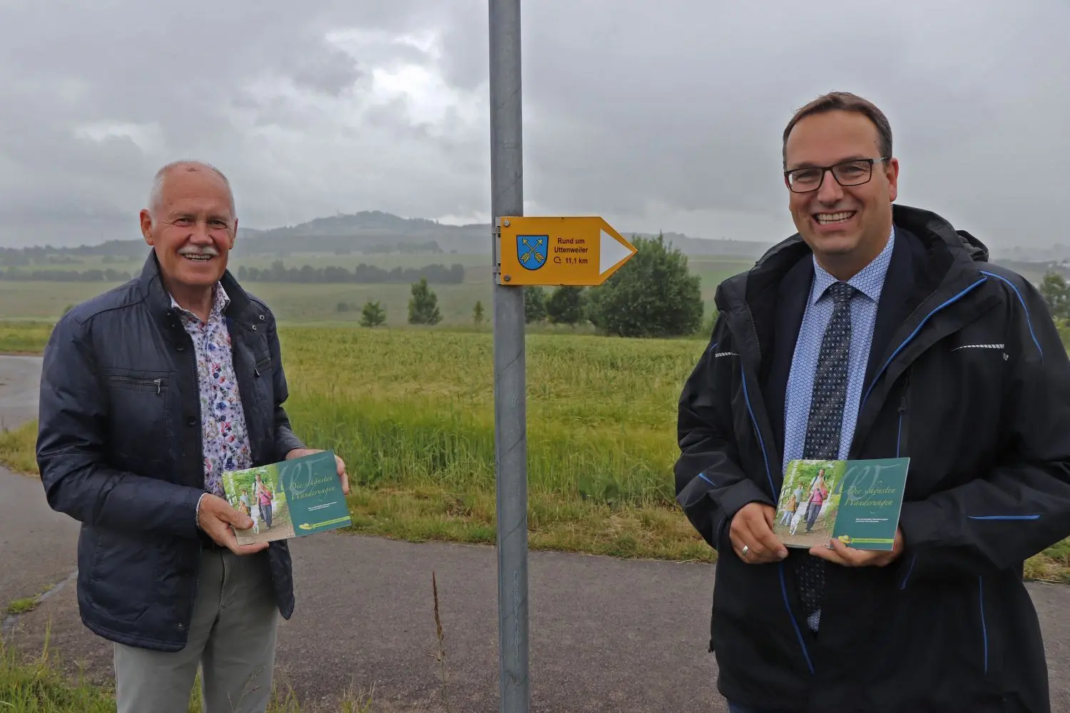 Ferien in Oberschwaben: Alpen, Täler, Biotope: Neue Wanderbroschüre ...