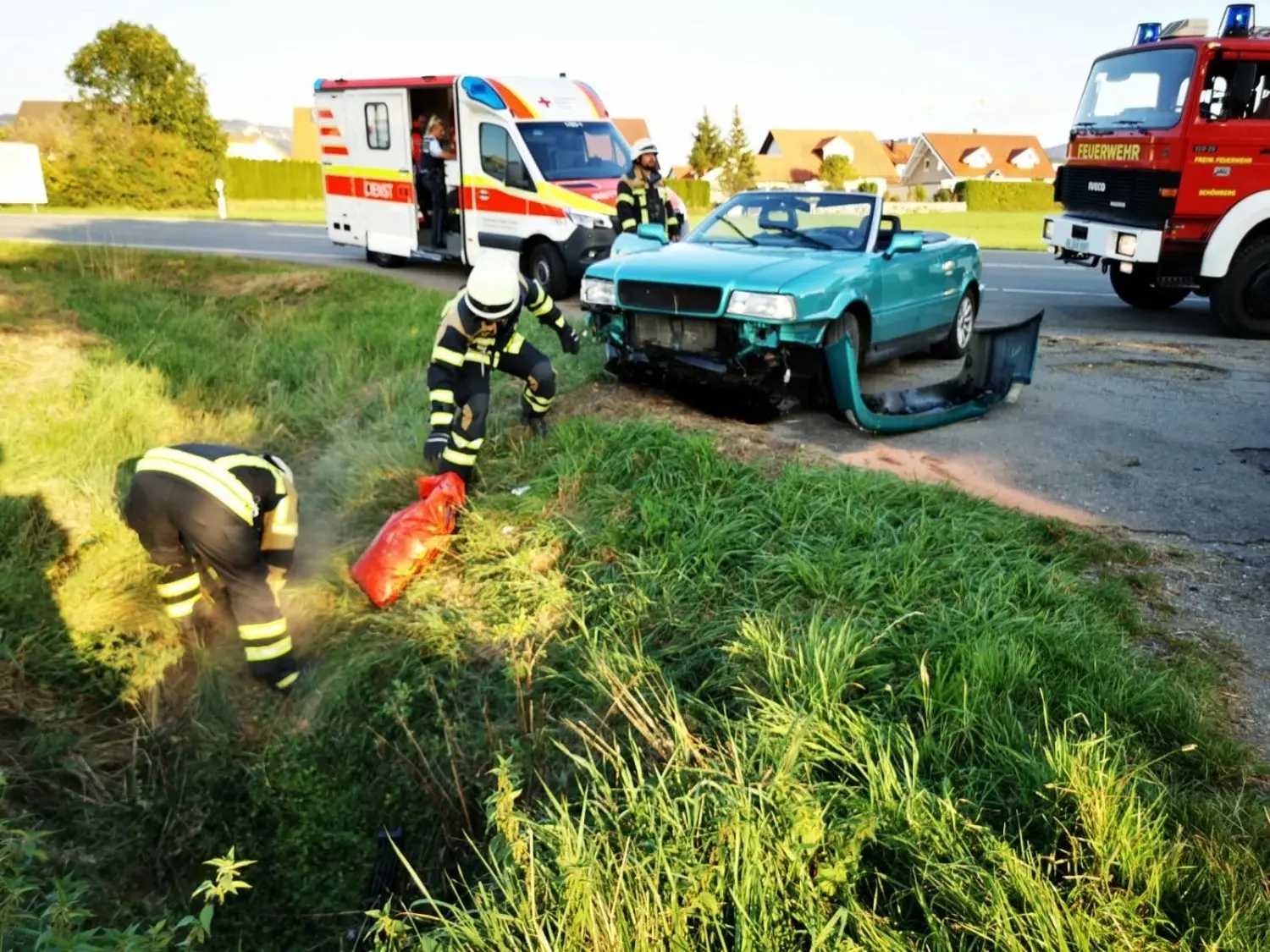 Unfall auf B27 bei Schömberg: Mann und Frau lassen Mitfahrerin nach Unfall schwer verletzte ...