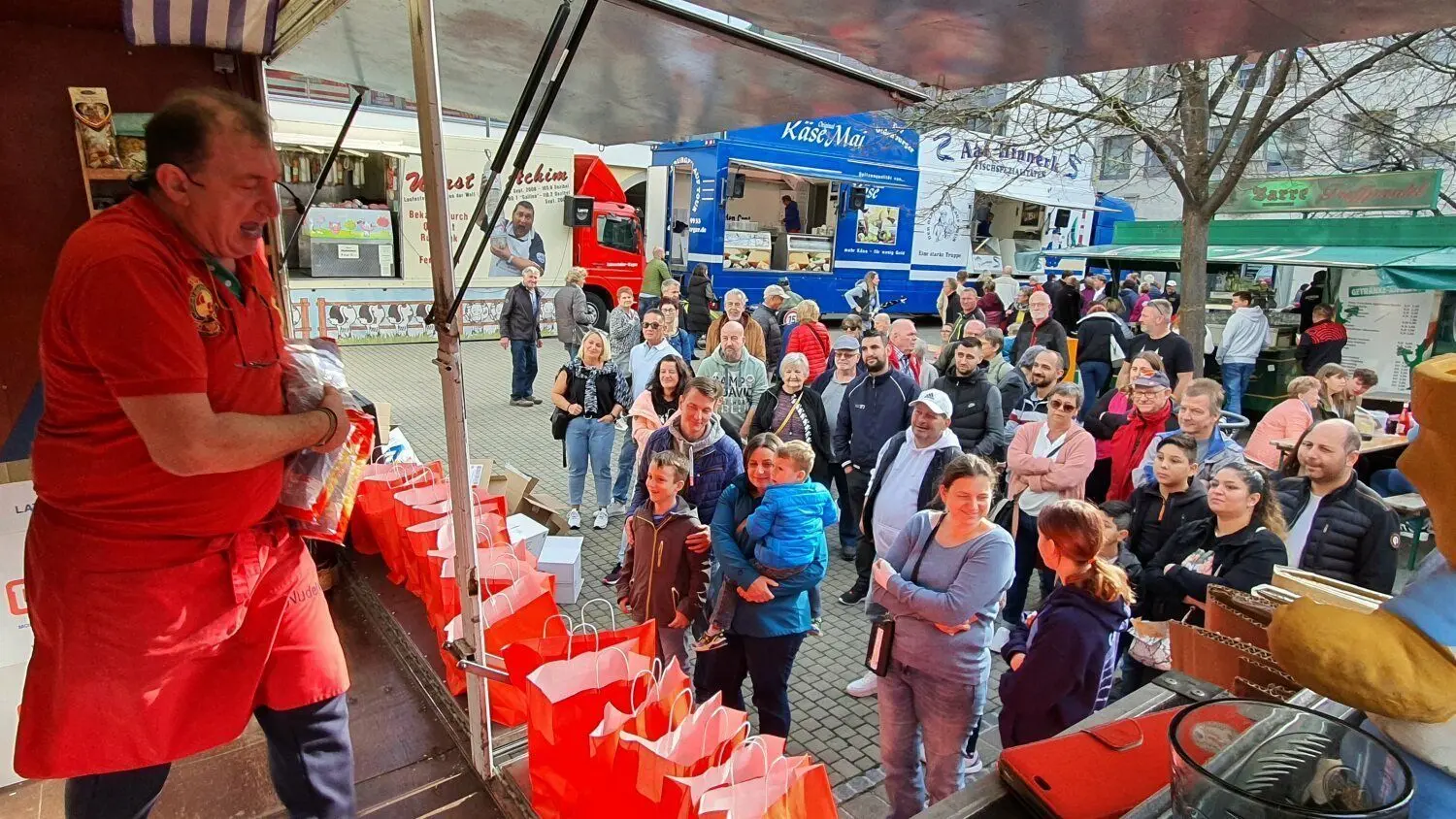 Marktschreier in Crailsheim: Flotte Sprüche, ausverkaufte Stände: Das ...