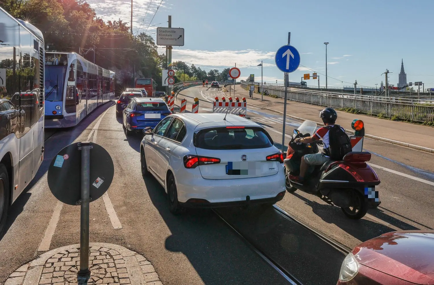 Baustellen und Verkehr Ulm: Mehrere Staus: B10 und andere Straßen gesperrt | swp.de