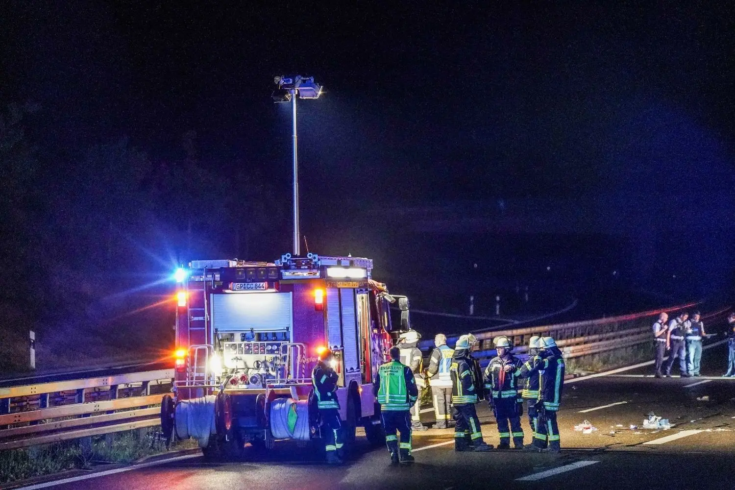 Unfall B10 Süßen: Junger Mann auf der B10 überfahren | swp.de