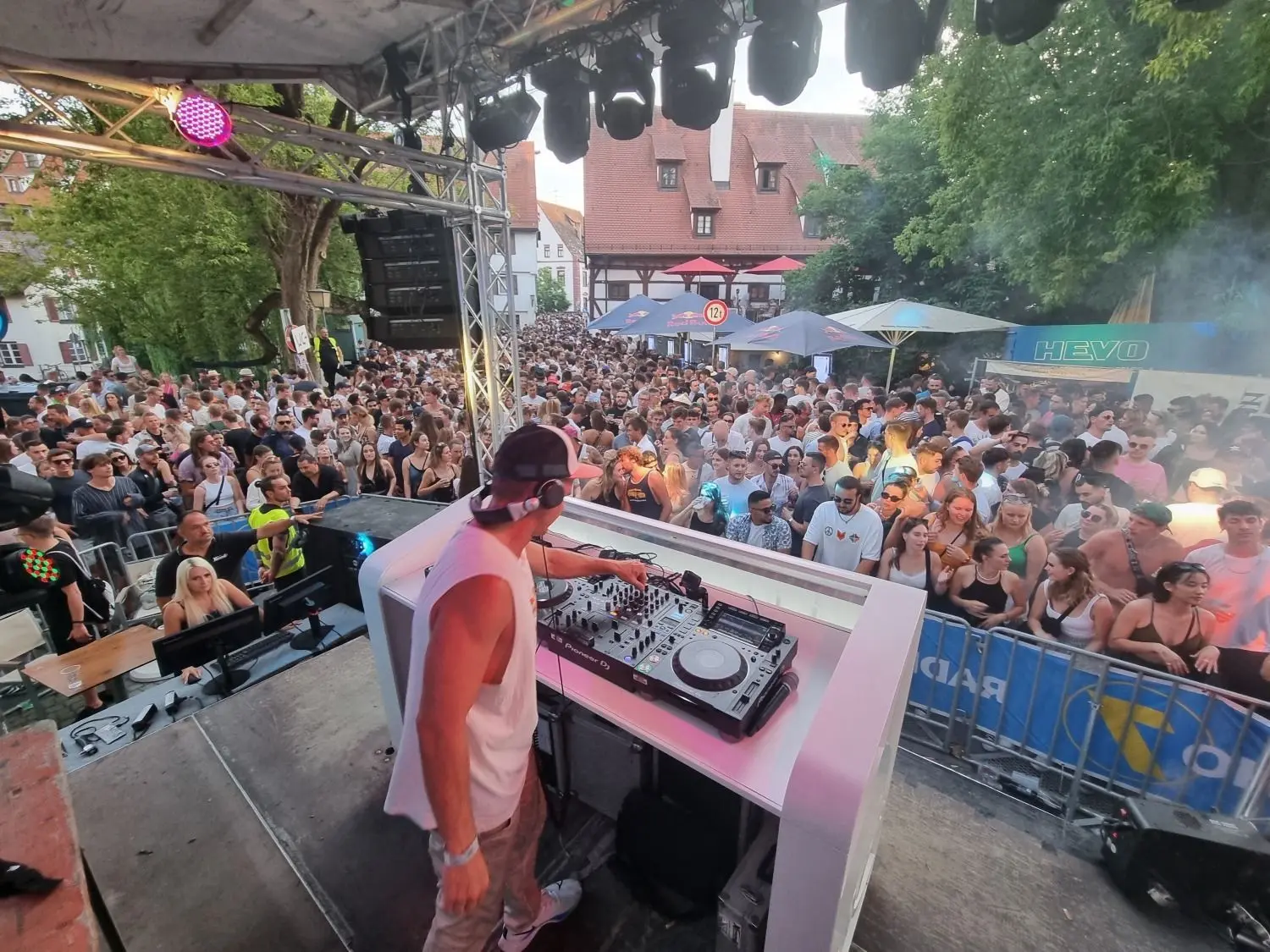 Schwörmontag Ulm 2023: Streit um Schwör-Party: Das sagen Wirte und ...