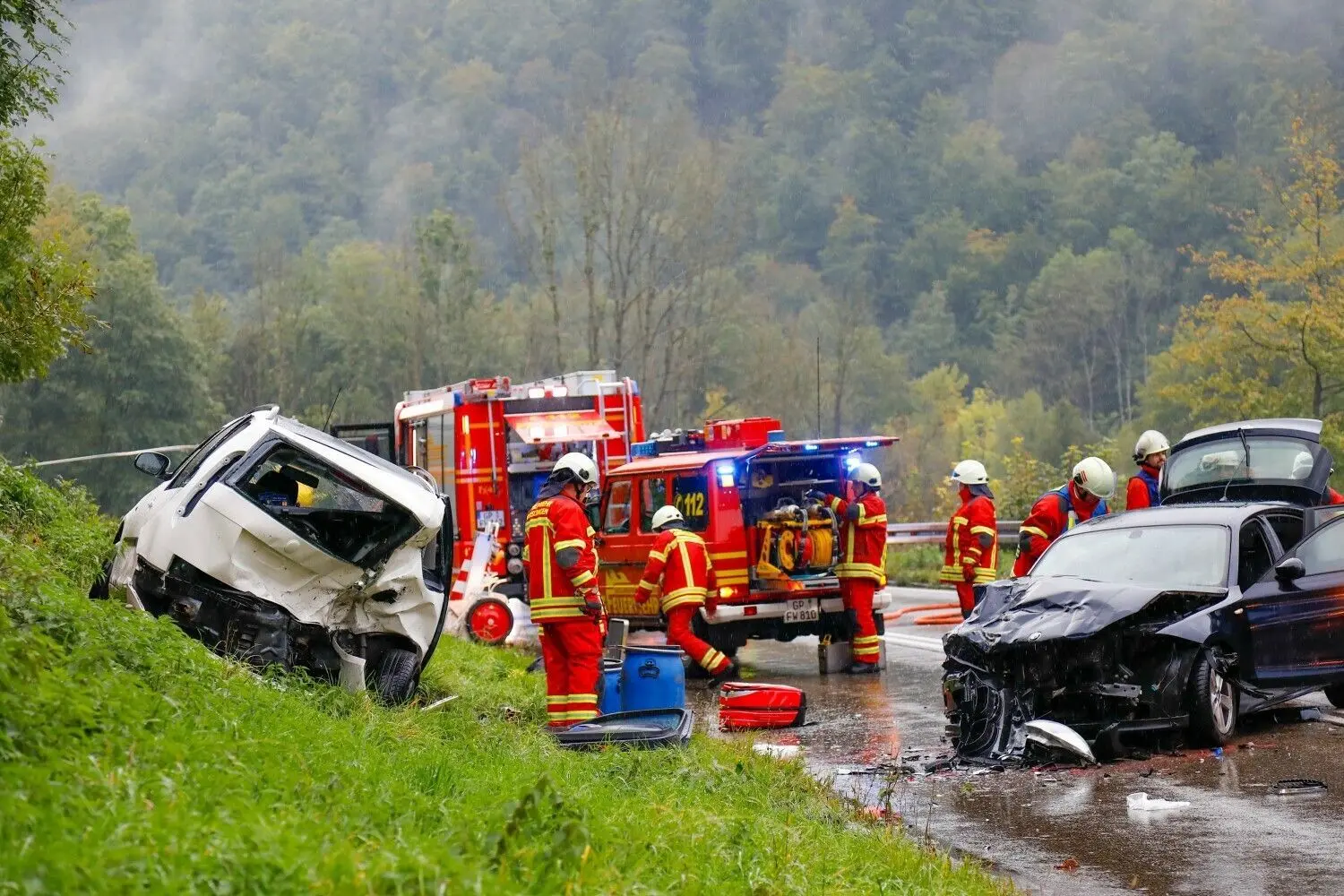 Horror-Unfall B10 Geislinger Steige: Frontal in den Gegenverkehr: drei Schwerverletzte ...