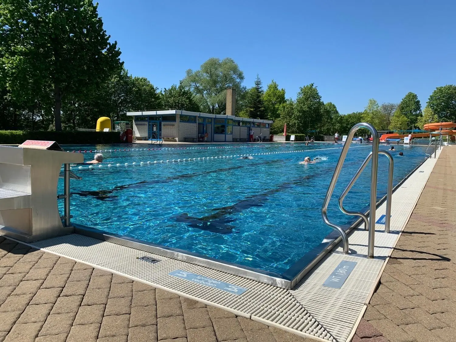 Vorbereitungen für die Freibadsaison: Wann das Ehinger Freibad öffnet ...