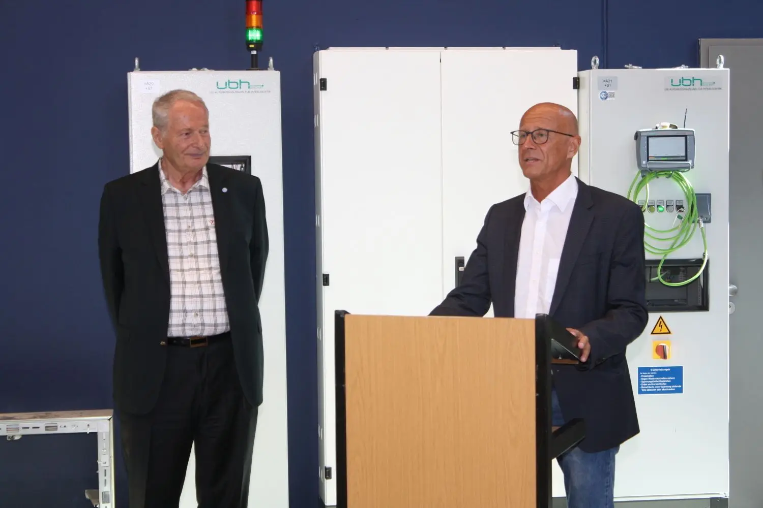 Firma MBS in Sulzbach-Laufen: Neue Lagerhalle eingeweiht | swp.de