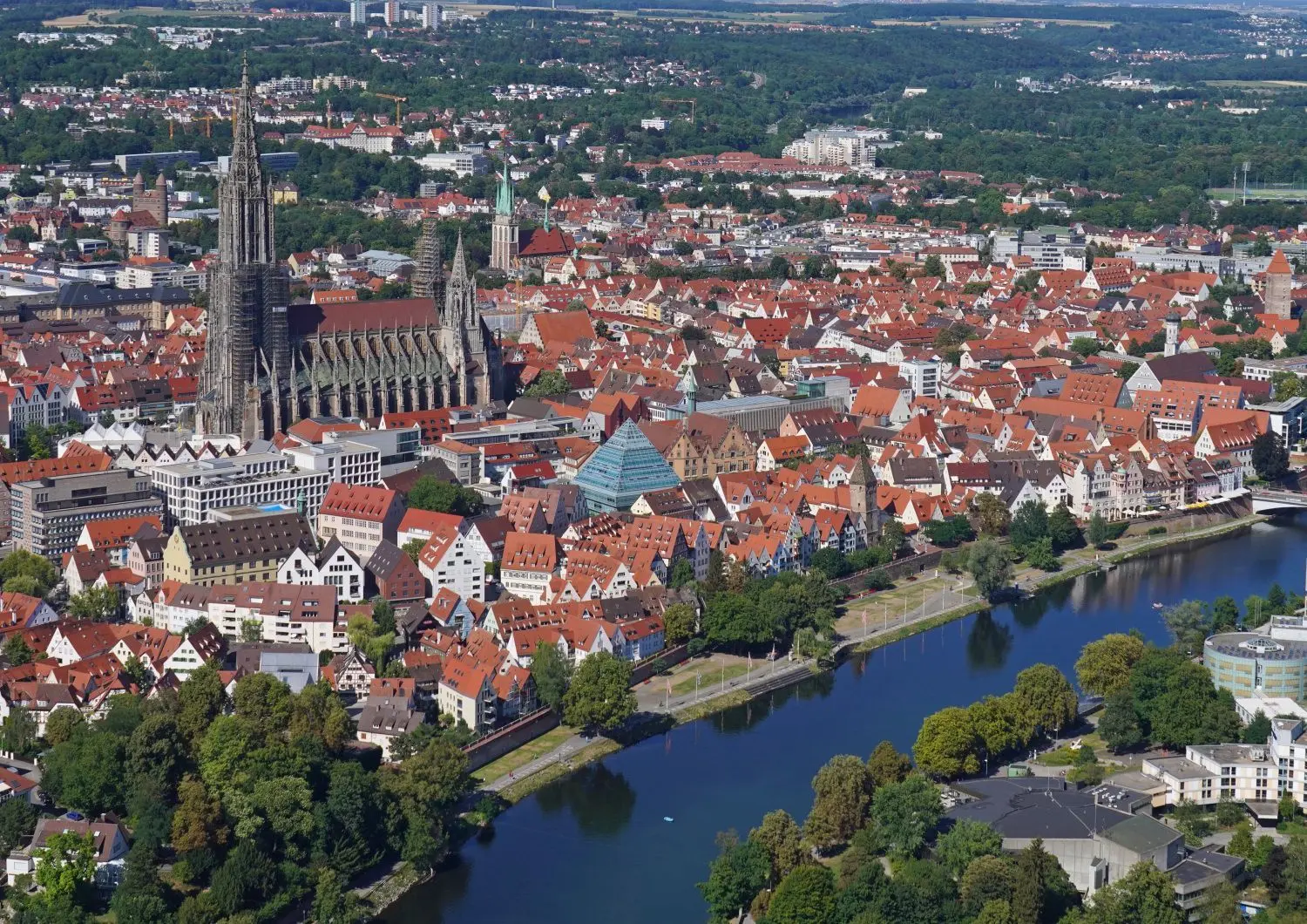Wirtschaft und Arbeit in Ulm: Mehr als Wirtschaft – Leitartikel zur ...