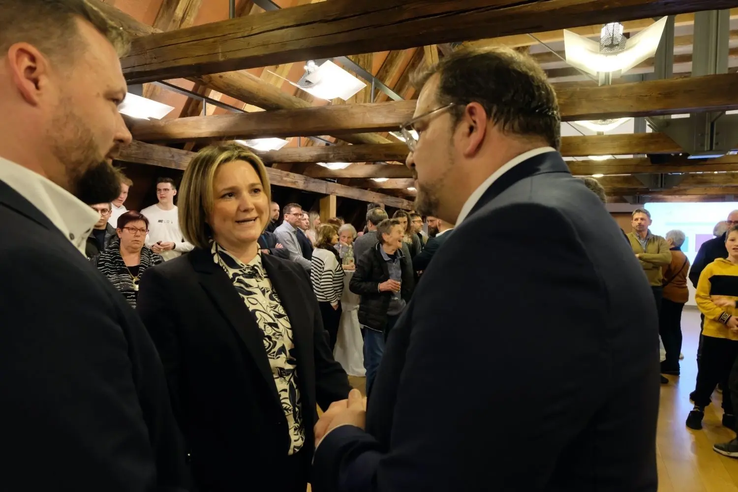 Bürgermeisterwahl in Langenau: Reaktionen nach der Wahl: „Es ist für ...