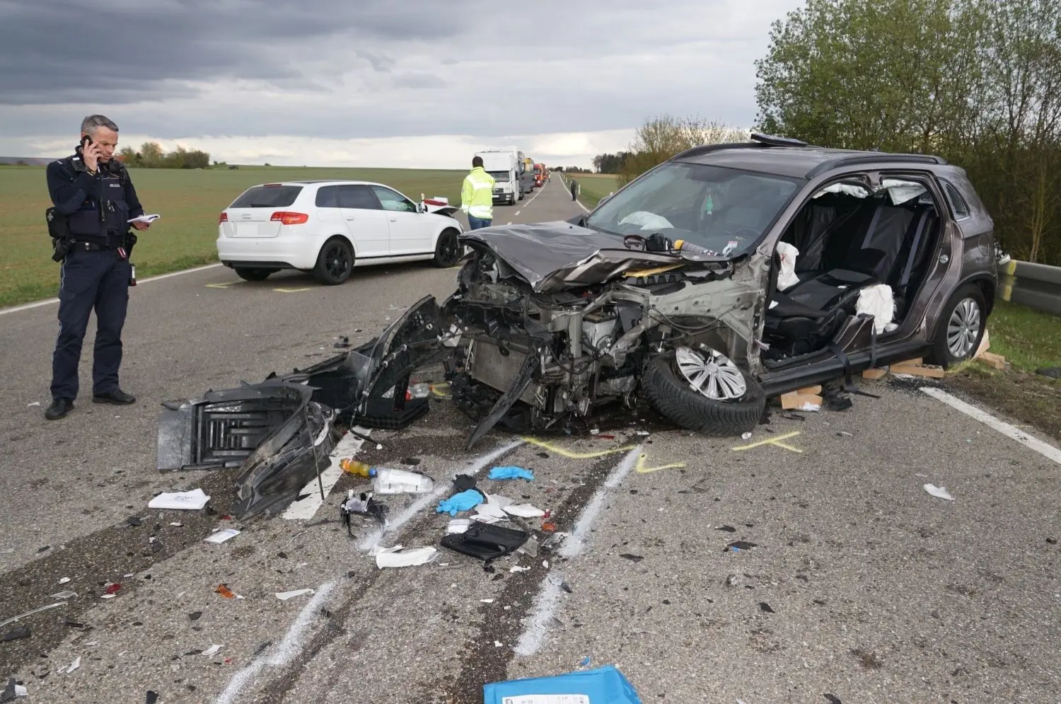 Unfall B465 bei Bremelau: Mehrere Schwerverletzte bei Unfall mit drei Fahrzeugen | swp.de