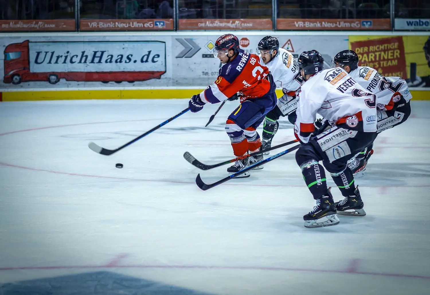 Eishockey VfE Ulm/Neu-Ulm: Schweinfurter Doppelpack für die Devils | swp.de