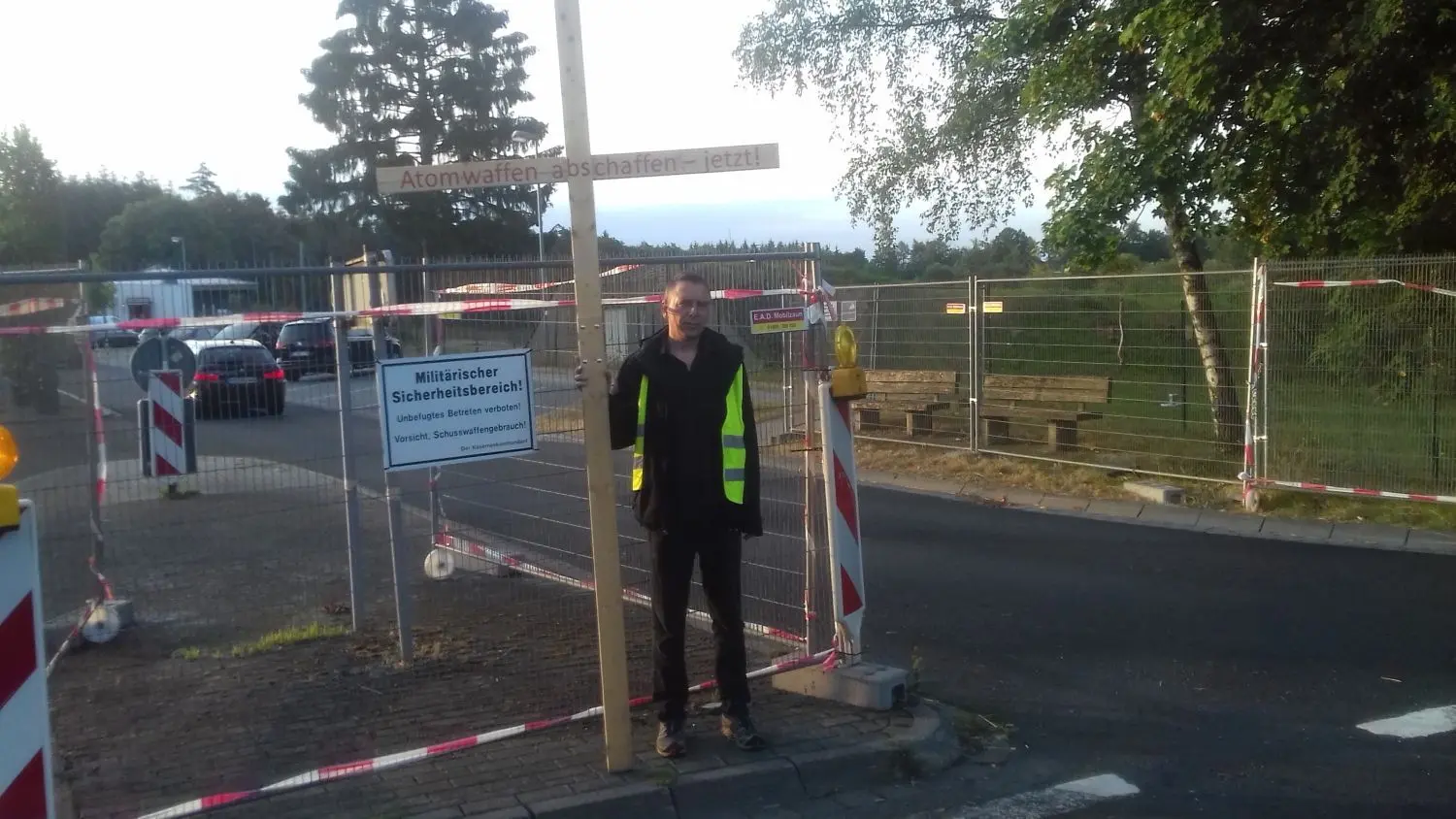 Sommer-Interview: Pfarrer Rainer Schmid über seinen Einsatz für Frieden ...