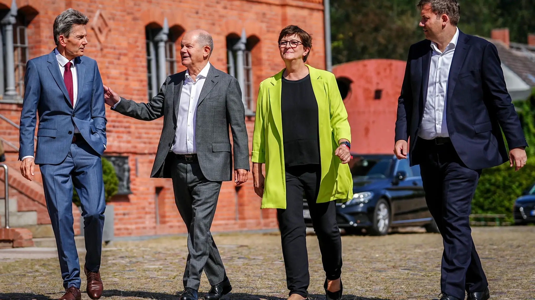 SPD in der Krise: Anhaltendes Beben in der Kanzlerpartei und die Angst ... SPD in der Krise: Anhaltendes Beben in der Kanzlerpartei und die Angst ...