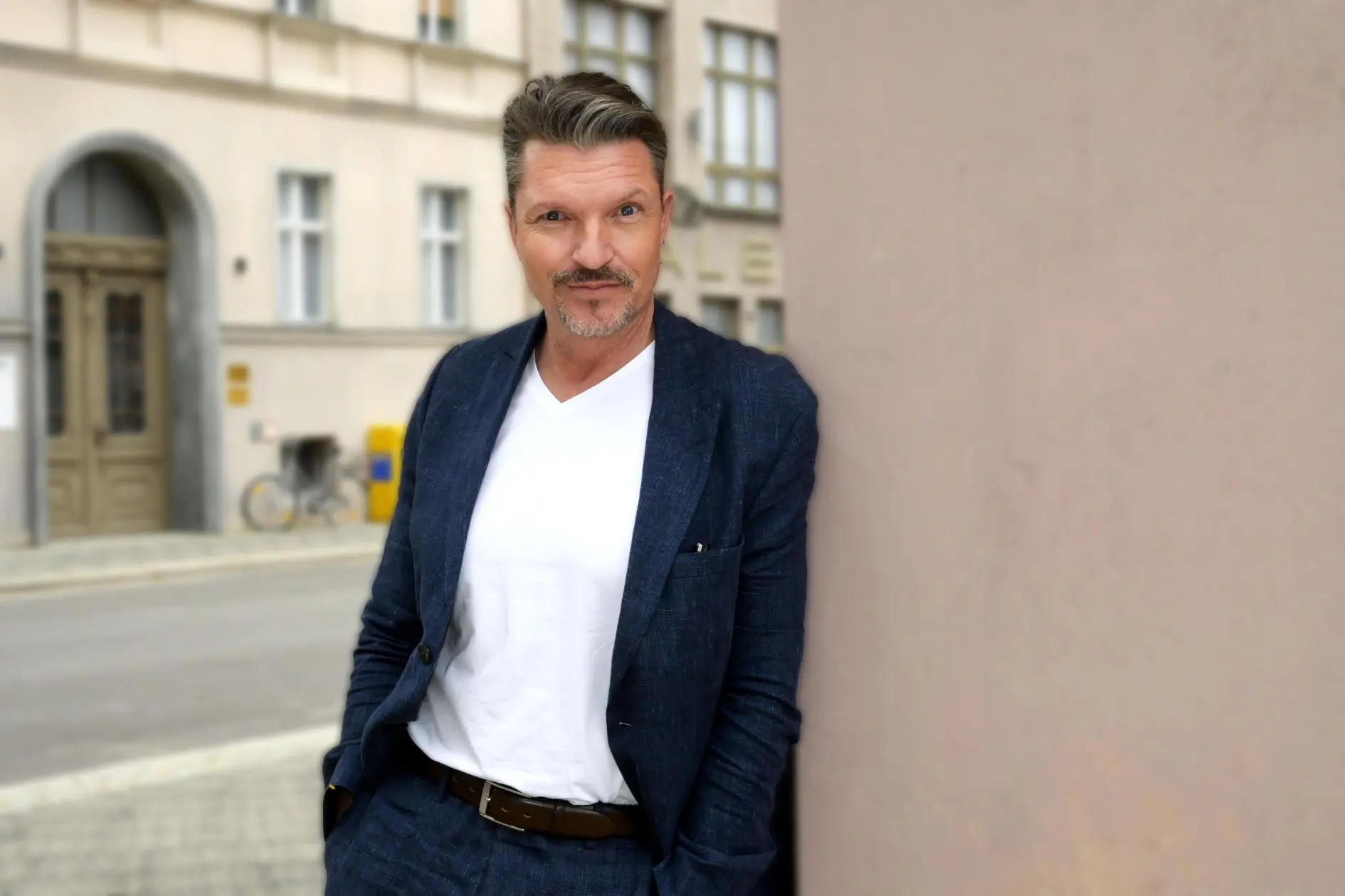 GZSZ Vorschau: Lars hat ein dunkles Geheimnis | swp.de