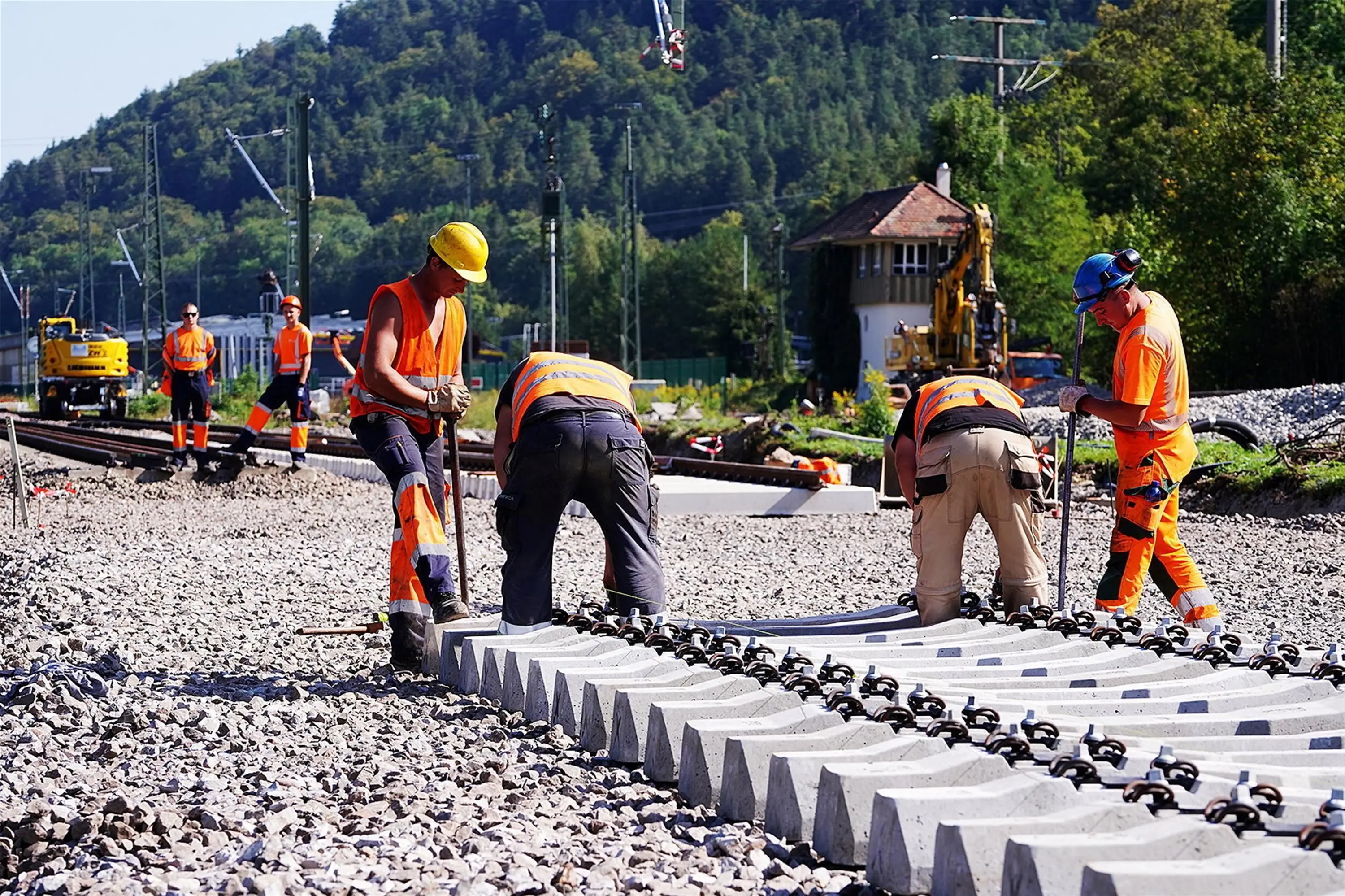 Schienenverkehr: Gäubahn-Trasse bleibt bis 24. November gesperrt | swp.de