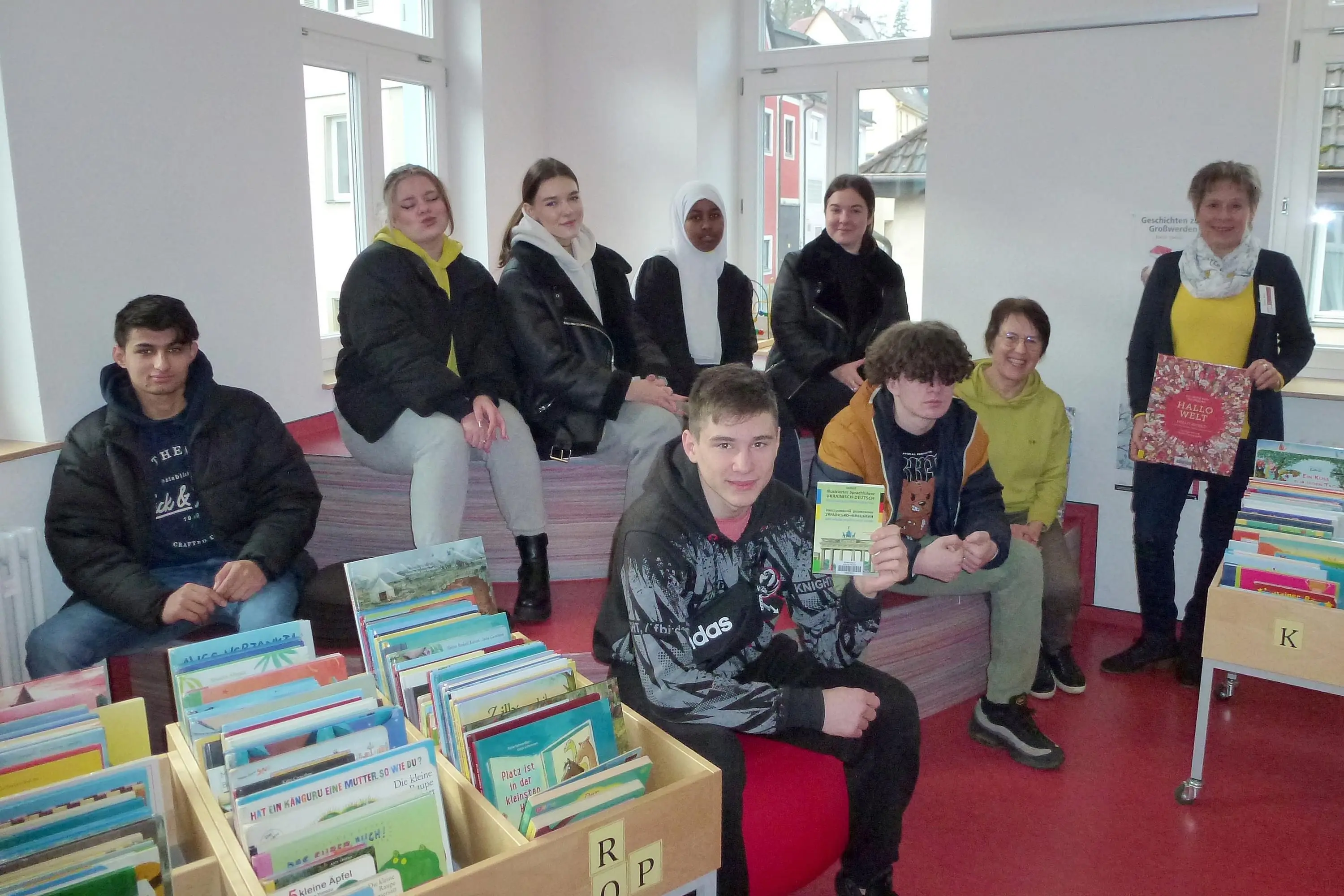 Sulz · Schulen: Sieben Nationen zu Besuch in der Bücherei | swp.de