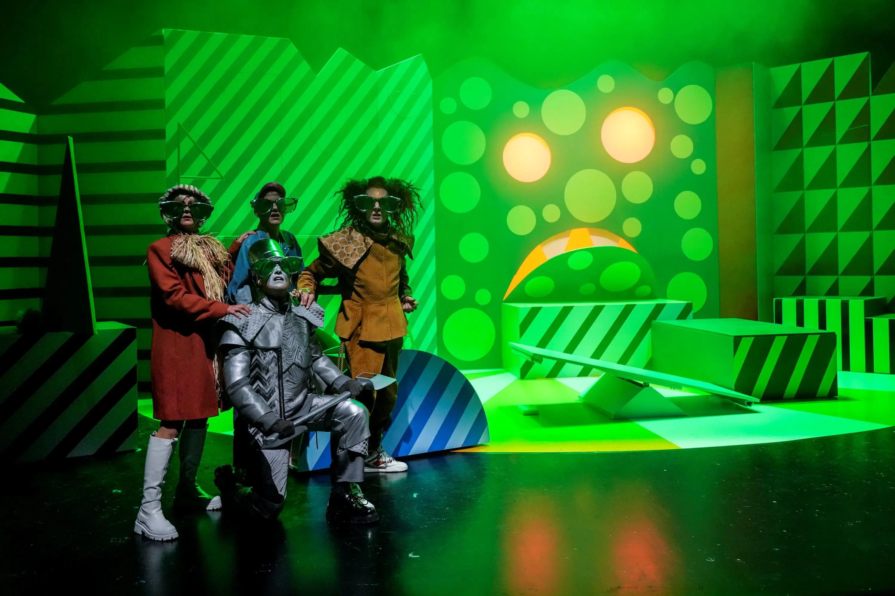 Tübingen: Vergangene und kommende Spielzeit beim LTT: Welche Stücke ...