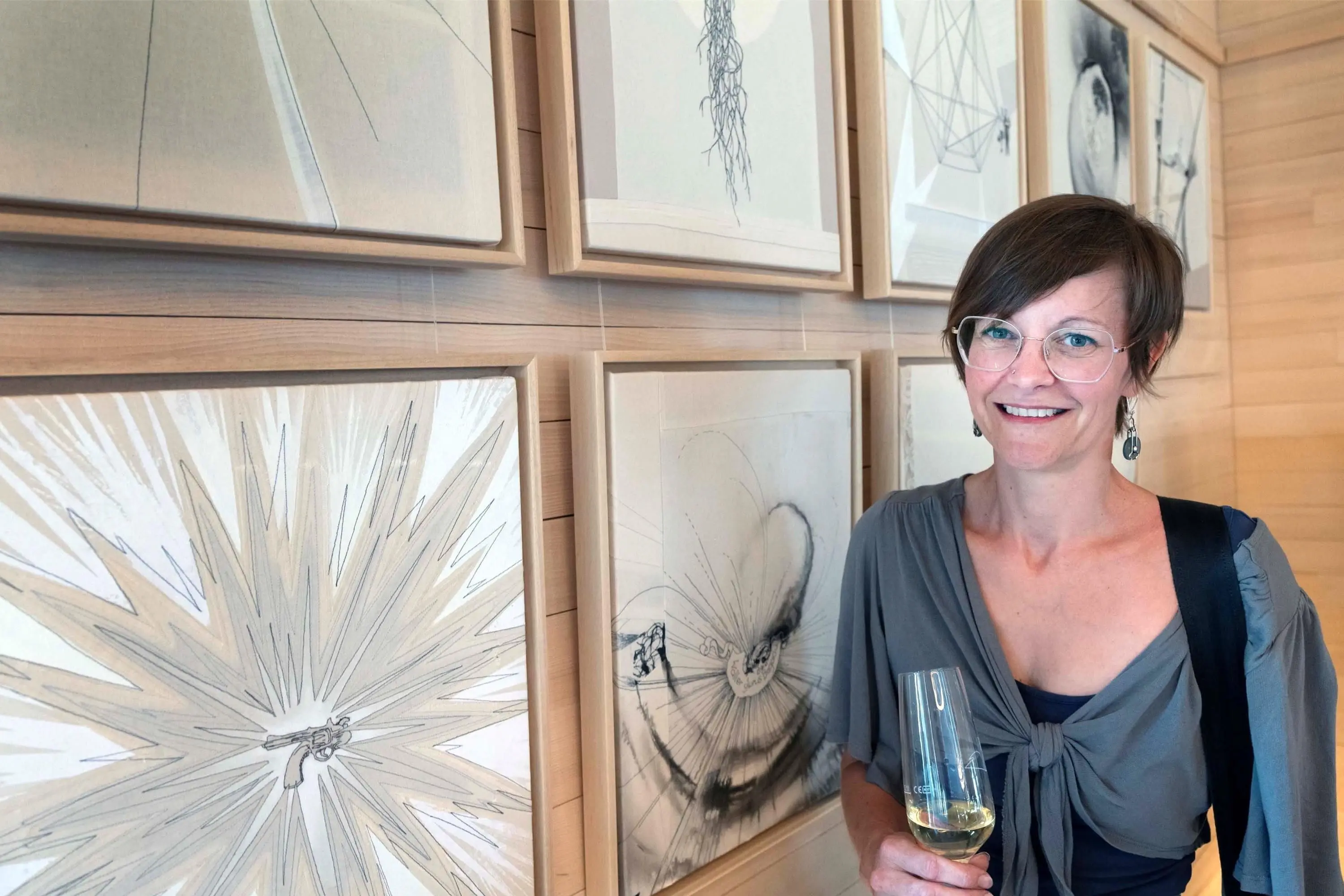 Nehren · Ausstellung: Die Erzählerin mit der Nähmaschine | swp.de