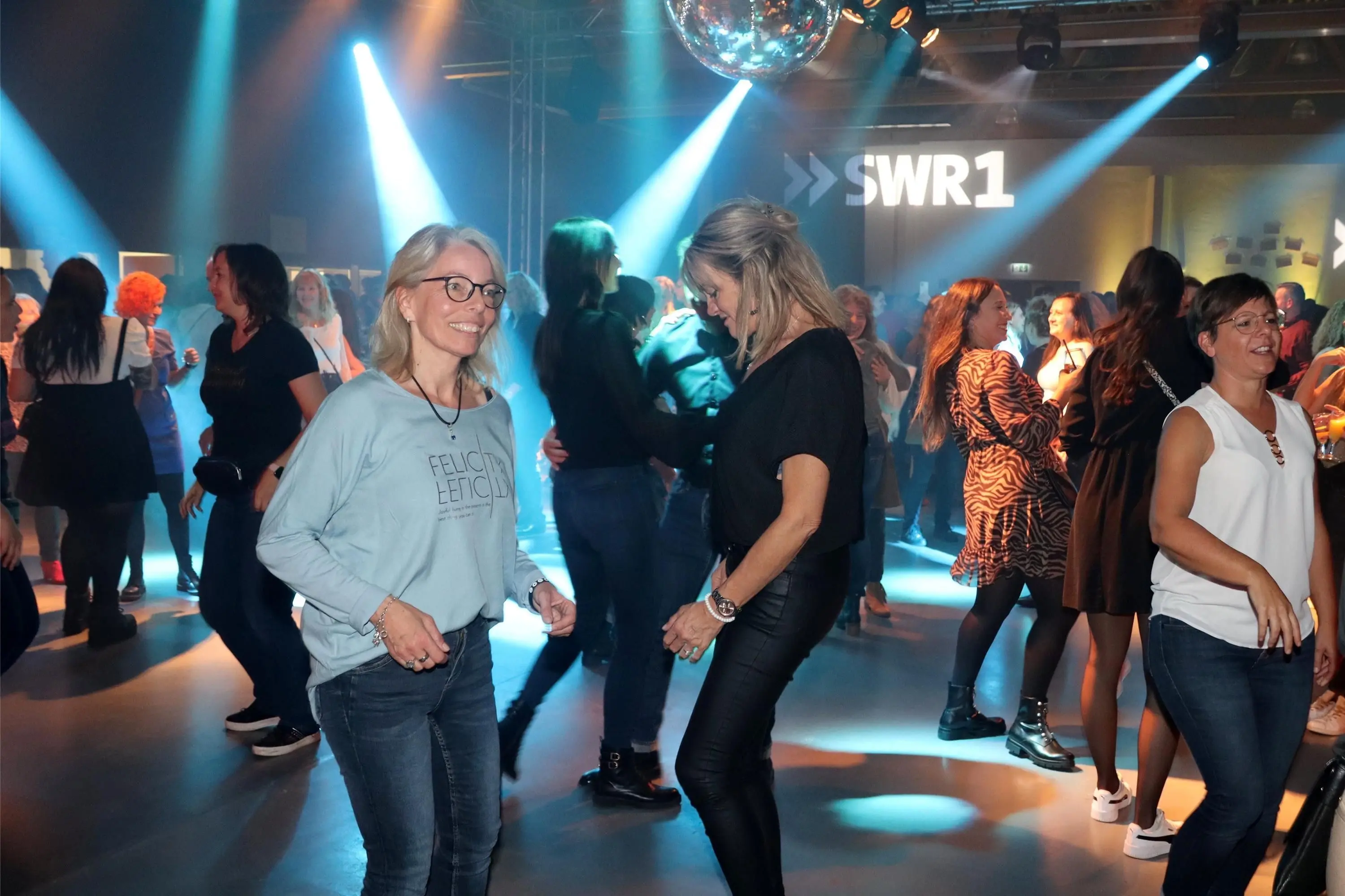 Sulz · Freizeit: Party vereint die Generationen | swp.de