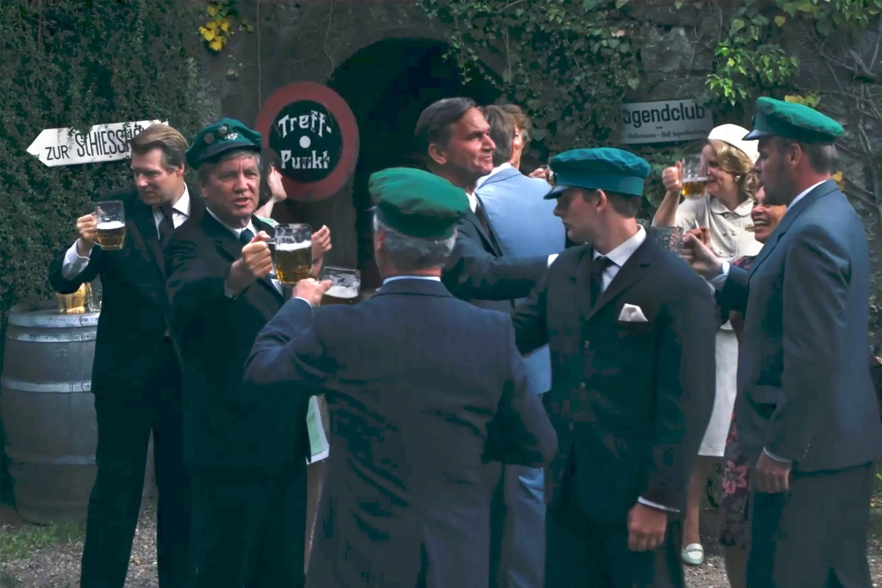 Tübingen: „Unsere wunderbaren Jahre“: Wie Peter Prange die Verfilmung ...