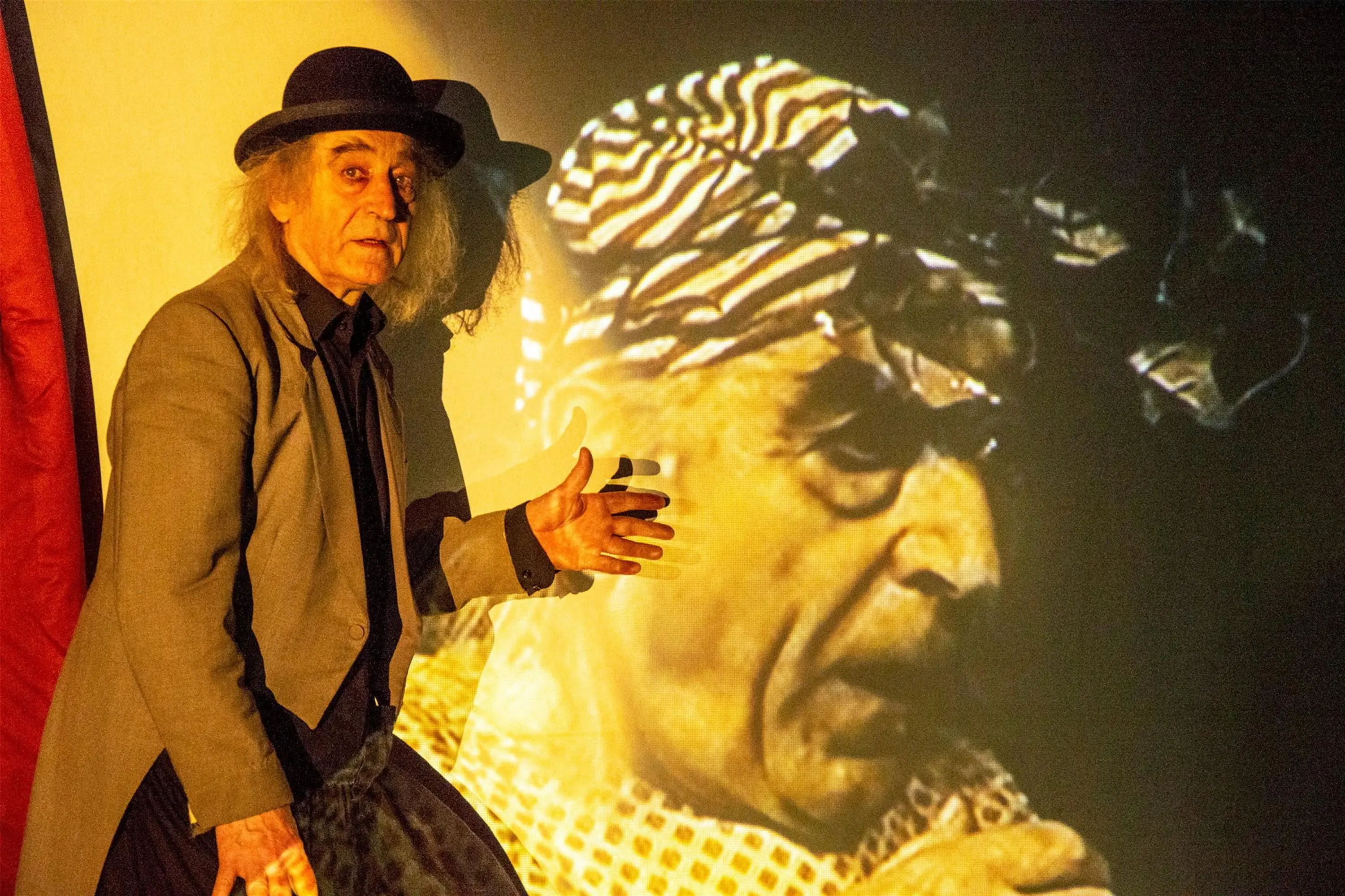 Tübingen · Theater: Compagnia Buffo: Shakespeare, ein Mann und zehn ...