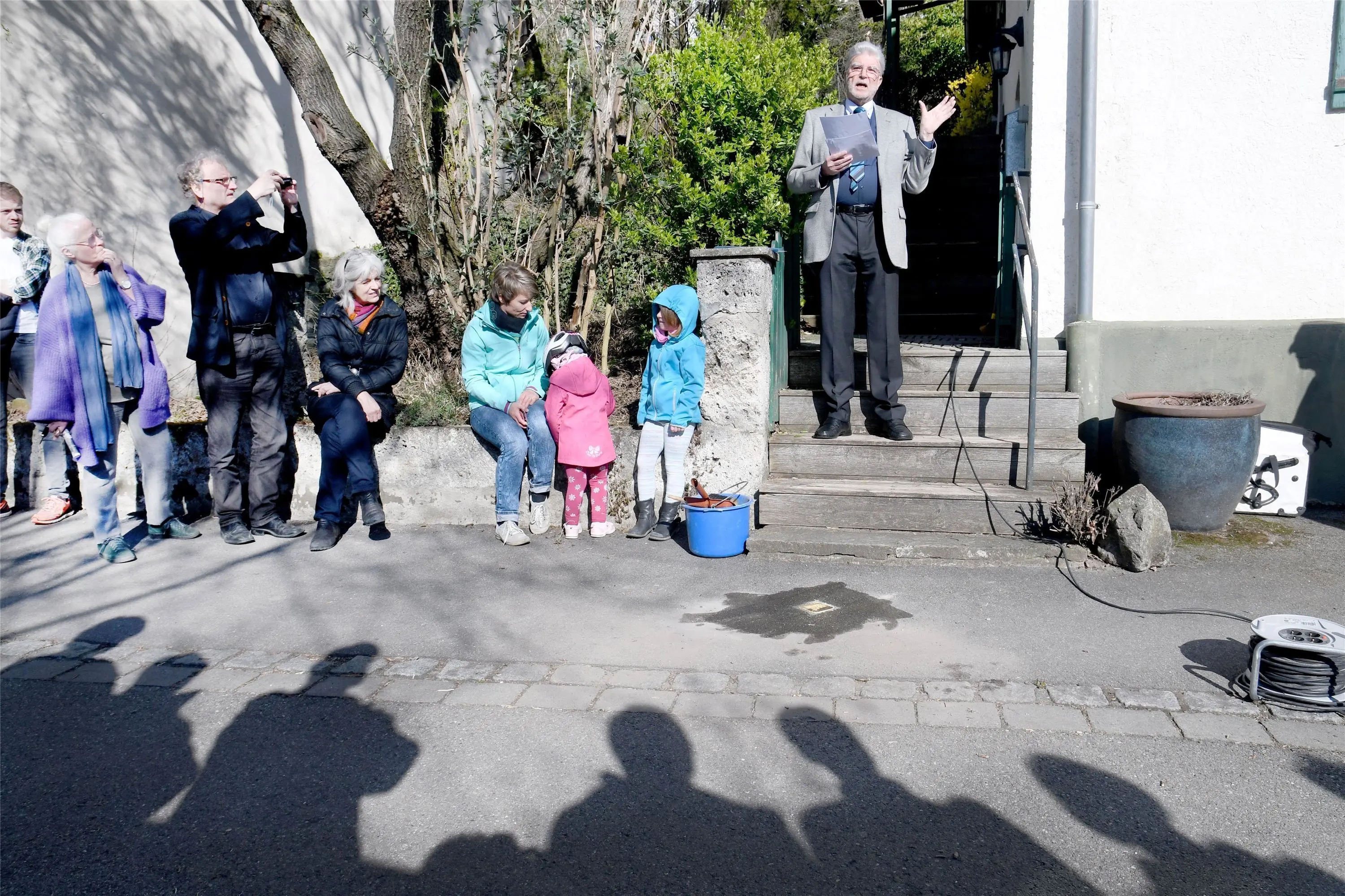 Gedenken · Gomaringen: Eine Verbeugung vor Sally Adamsohn | swp.de