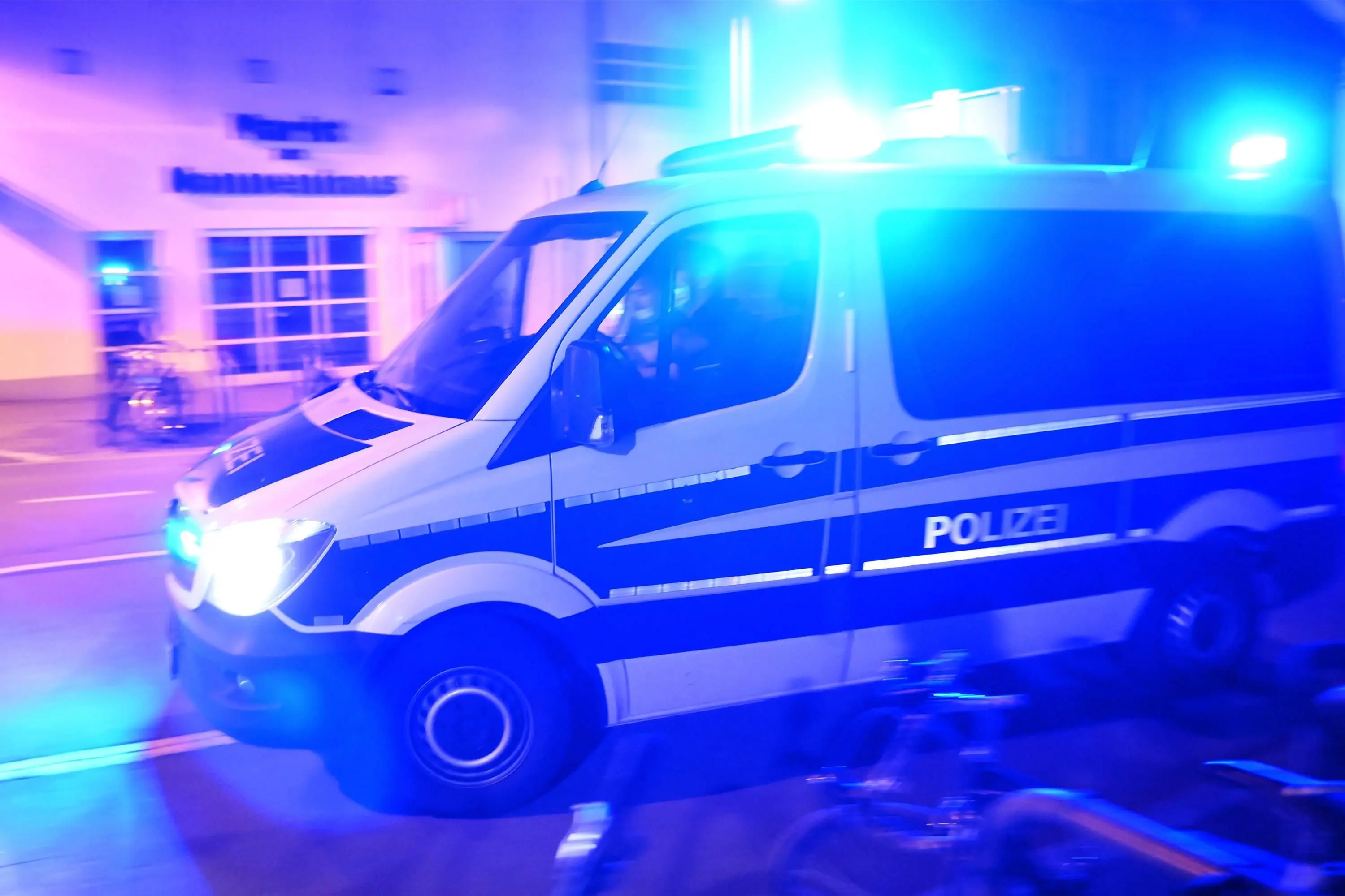 Polizei: Unfall in Rottenburg: B28 zwischenzeitlich gesperrt | swp.de