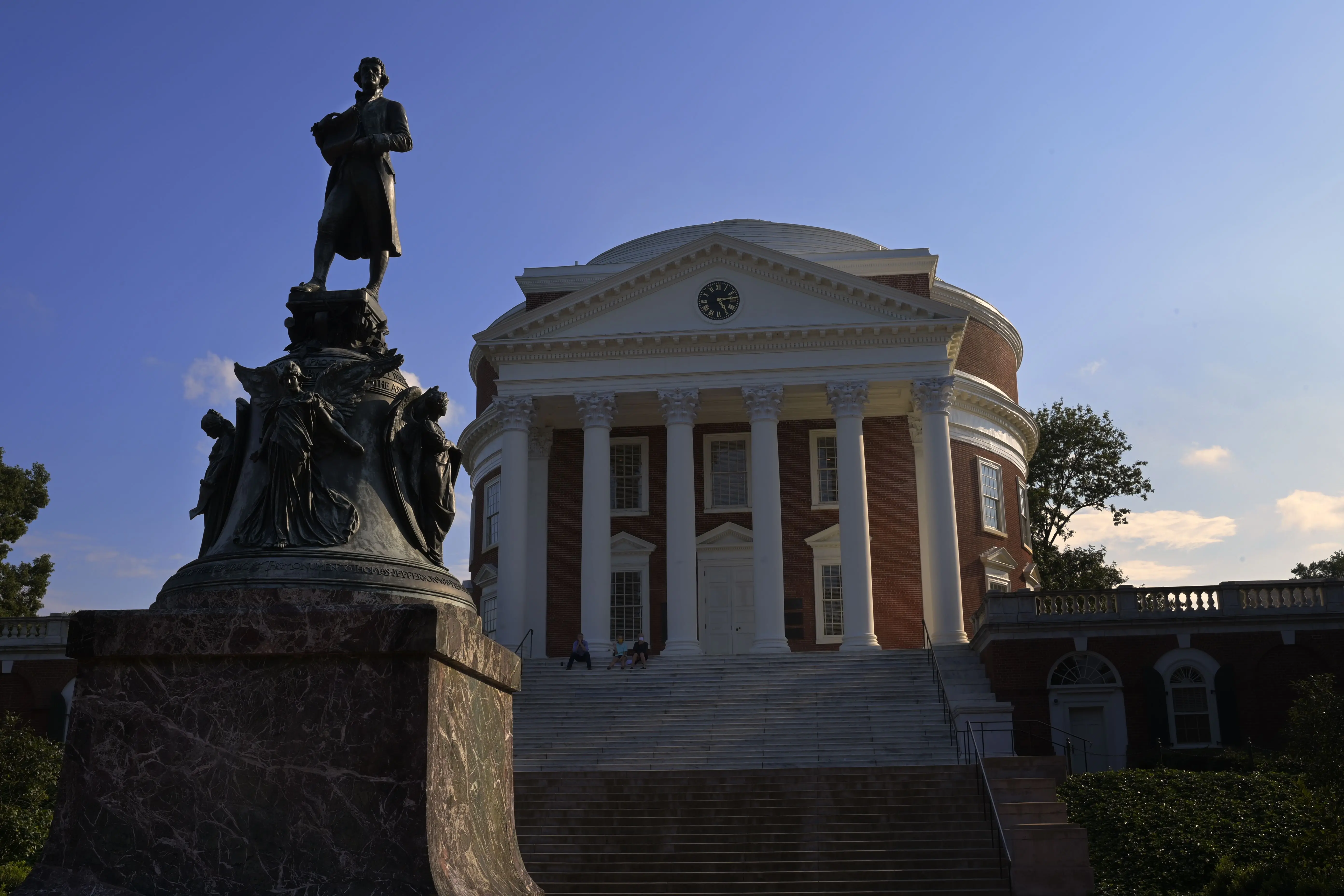 Washington Post: Ehemaliger Präsident der U-Va. kritisiert ...